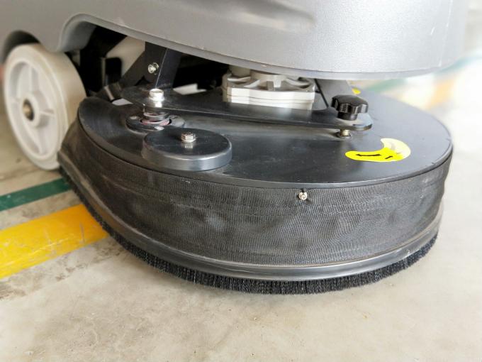 Small Square Brick Floor Cleaning Machines Commercial Floor Scrubber