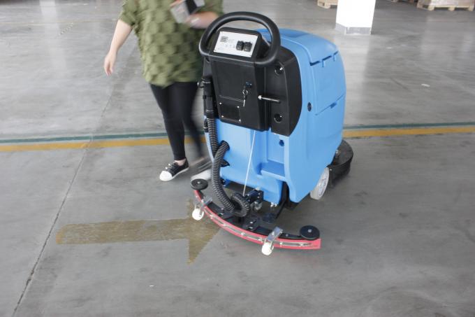 Automatic Compact Floor Scrubber Machine With Multiple Water Injectors