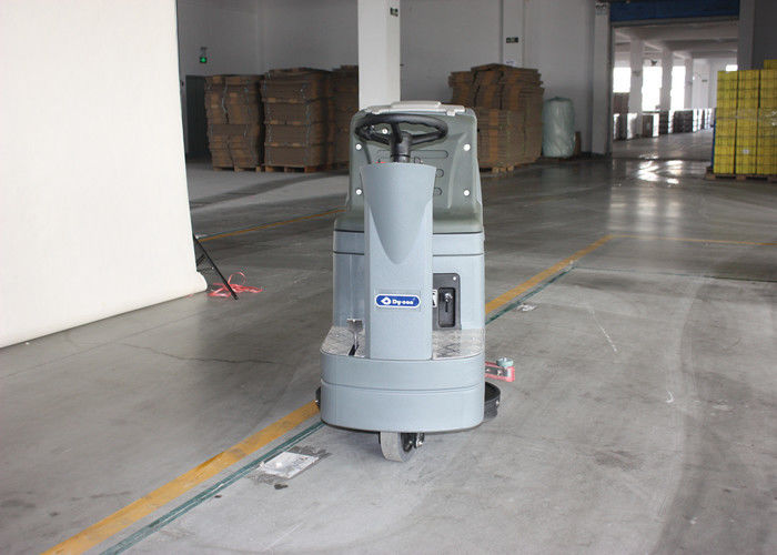 Three Seamless Anti - Skid Wheels Ride On Floor Cleaning Machines With ...