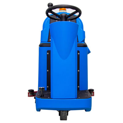 D7 Compact Ride On Floor Scrubber Dryer With Large Water Tank And Long ...